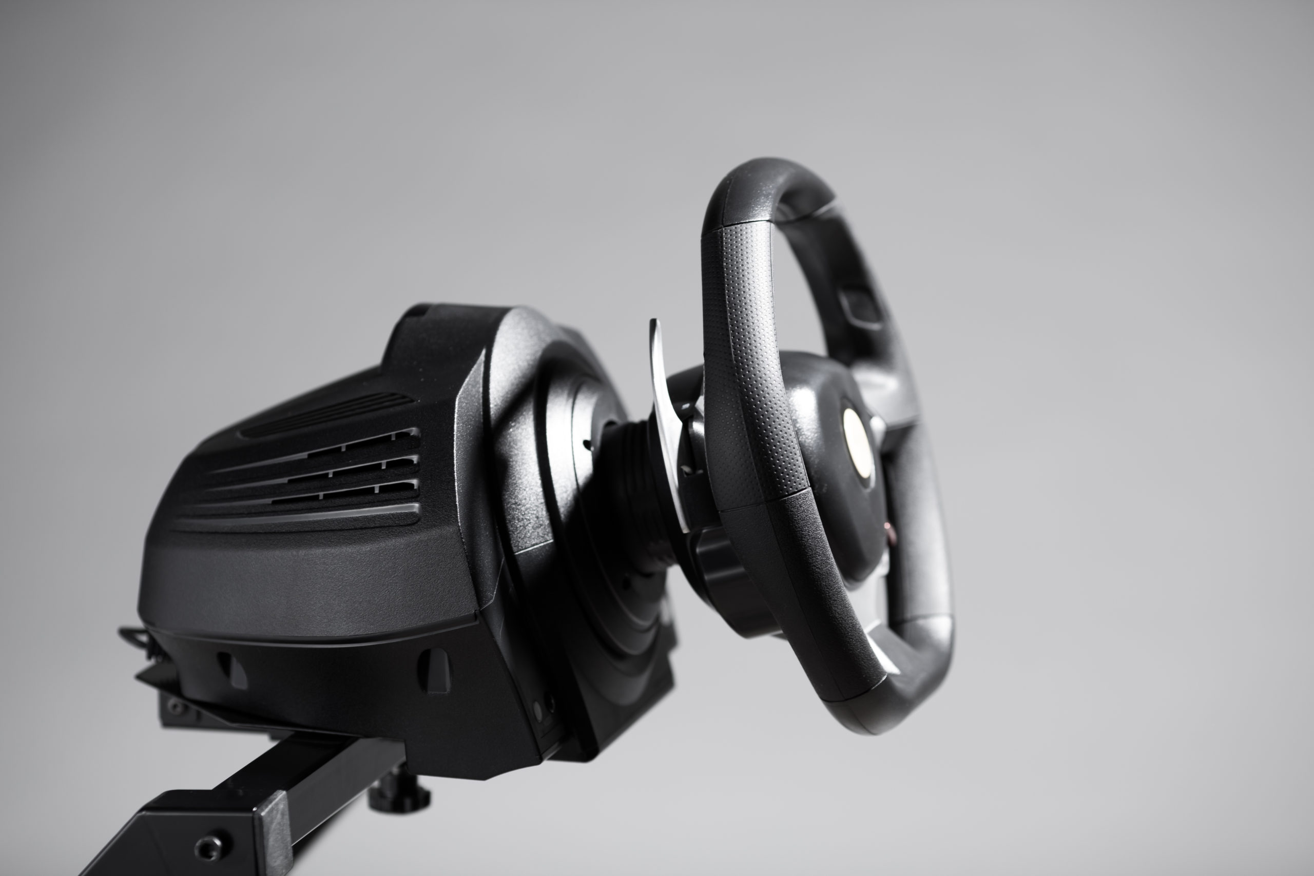 What Is The Best ThrustMaster Wheel Base? - FLOW RACERS