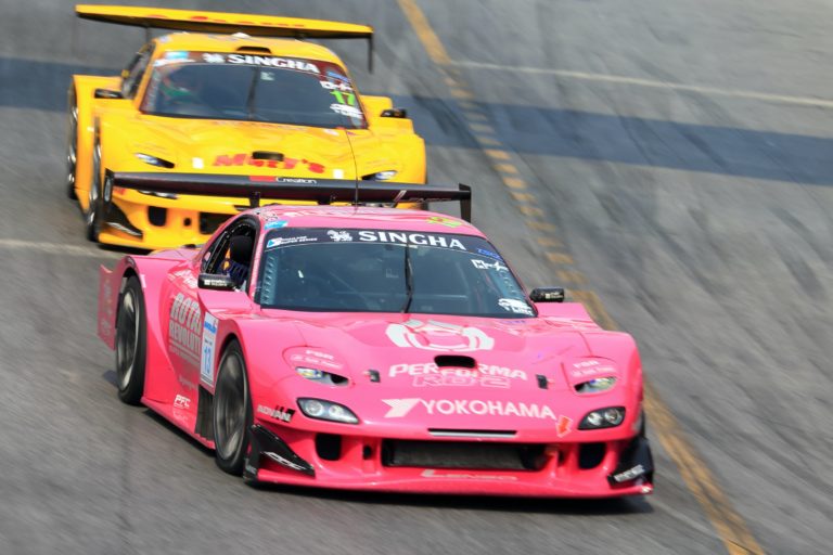 Left-Foot Braking vs Heel-Toe (Differences & When To Use) - FLOW RACERS